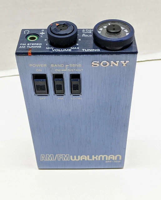 SONY WALKMAN SRF-70W AM/FM Radio tascabile stereo si accende per parti LEGGERE EUR 63,29 ...
