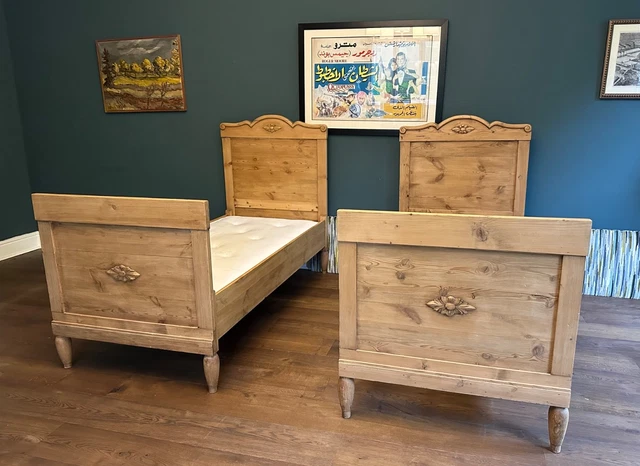 2 VINTAGE SINGLE Beds - wooden £516.70 - PicClick UK
