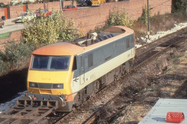 35MM RAILWAY SLIDE: COLOUR-RAIL: DE 1540: CLASS 90: 90130 ...