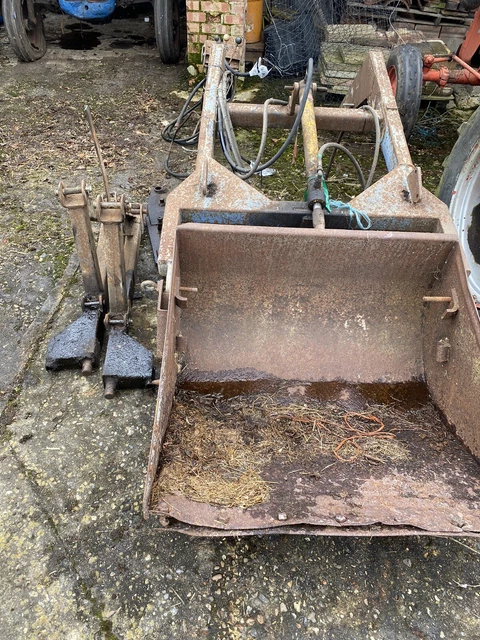 FORDSON DEXTA HORN draulic front loader and attachments £700.00 ...
