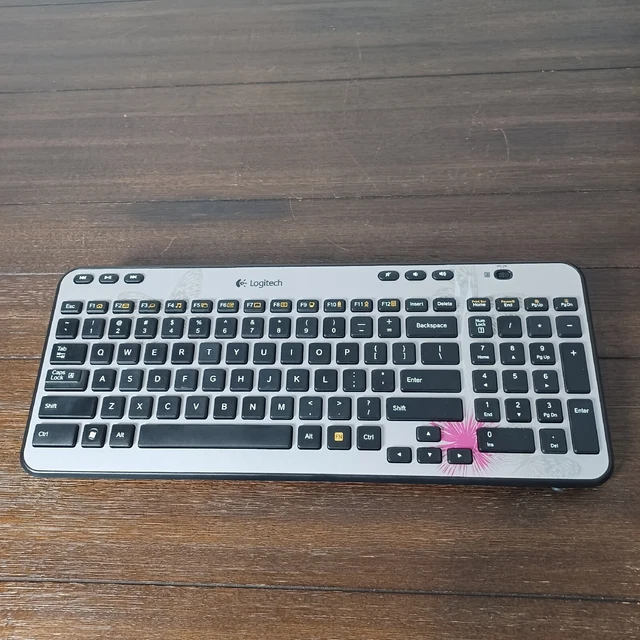 LOGITECH K360 WIRELESS Keyboard with Skin, Dongle and Batteries VG Cond ...