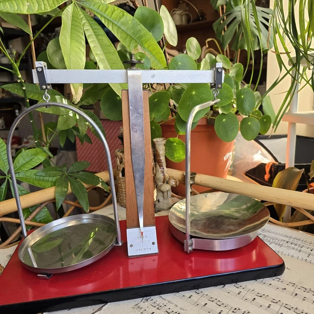 VINTAGE MID CENTURY Modern Apothecary Balance Scales Chrome & Red Base ...