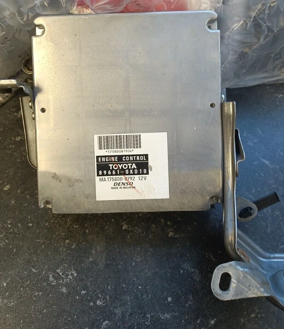 CENTRALINA MOTORE TOYOTA Hilux 2Kd-Ftv Ecu - 896610Kd10 EUR 785,18 ...