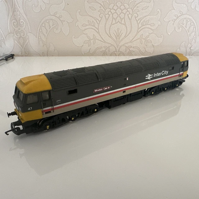 HORNBY R288 CLASS 47 in Intercity Grey - 47620 - Royal Mail Windsor ...