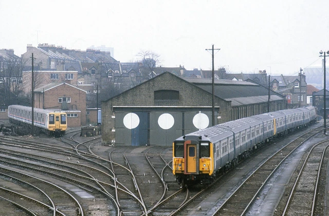 4984 RAILWAY COLOUR Slide Emu Class 455/8 5860 At Clapham Junction 1984 ...