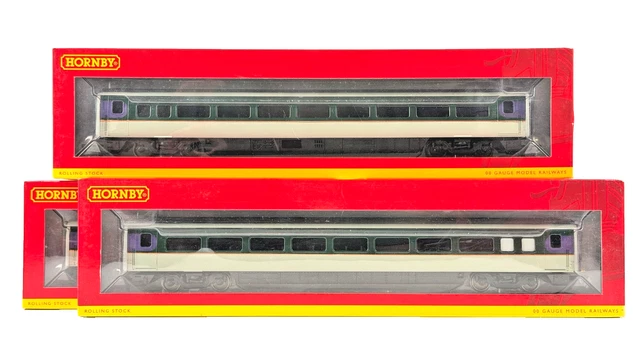 HORNBY/CHRIS DYER OO Gauge - Irish Railway Enterprise Green Mk4 Coaches ...