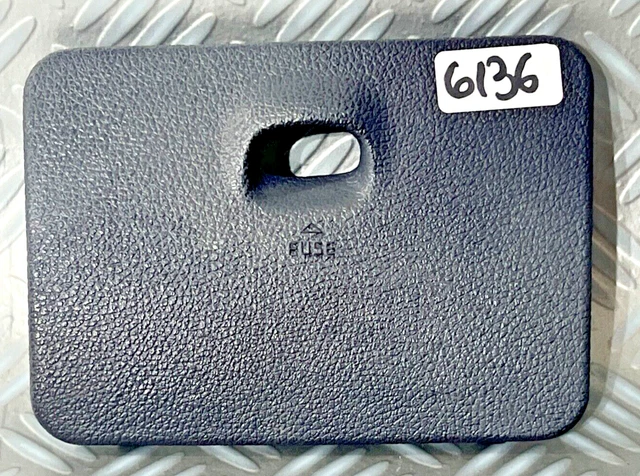 CACHE COUVERCLE PORTE Fusible Renault Twingo 1 Phase 1 7700840955 EUR ...