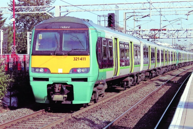 CLASS 321 NO 321411 in london midland at blecthley £1.00 - PicClick UK