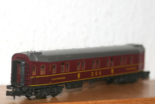 REISEZUGWAGEN HECHT SCHLAFWAGEN DSG rot - DB - ex DRG - Roco 2259S ...