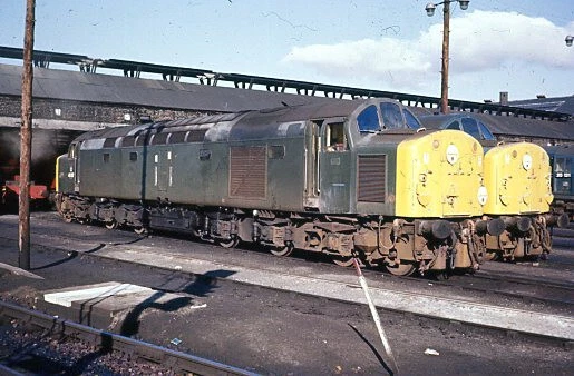 ORIGINAL COLOUR SLIDE of green 40017 BR class 40 diesel loco £22.00 ...