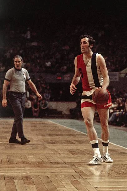 MIKE RIORDAN BALTIMORE Bullets Moves The Ball 1972 Old Basketball Photo ...