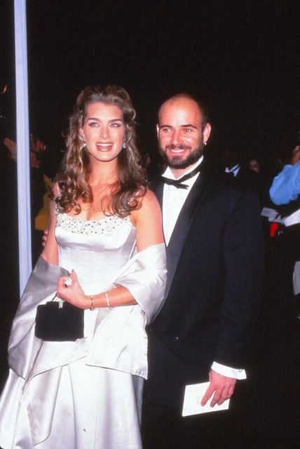 DIA BROOKE SHIELDS und Andre Agassi 1997 KB-format Fotograf P21-1-2-4 ...