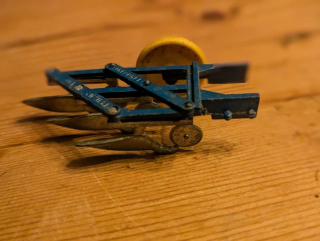 BRITAINS 1:32.FARM.3 FURROW Plough.ransoms 3 Blade Plough.plow. Tractor ...