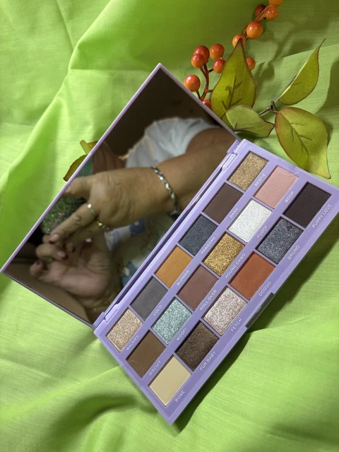 I 💜 REVOLUTION Revo-Pooches Shadow Palette - New, sealed and boxed. £6. ...