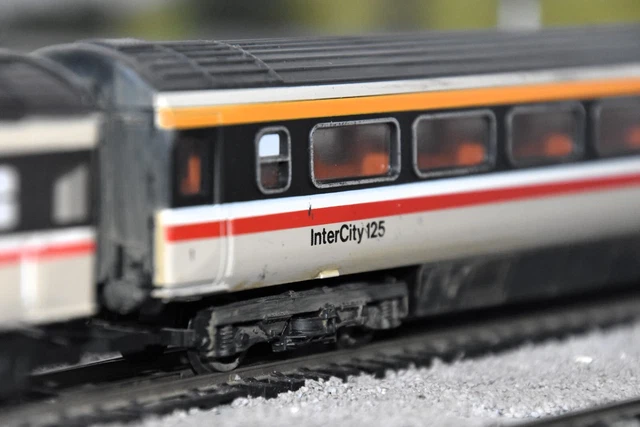 LIMA MK3 INTERCITY 125 HST Executive Swallow 1st Class Coach 41121 Long ...