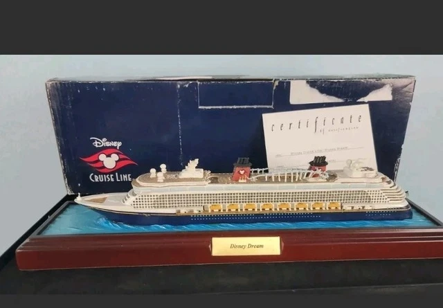 DISNEY CRUISE LINE Model Ship Dream OLSZEWSKI Scale lights Up Official ...