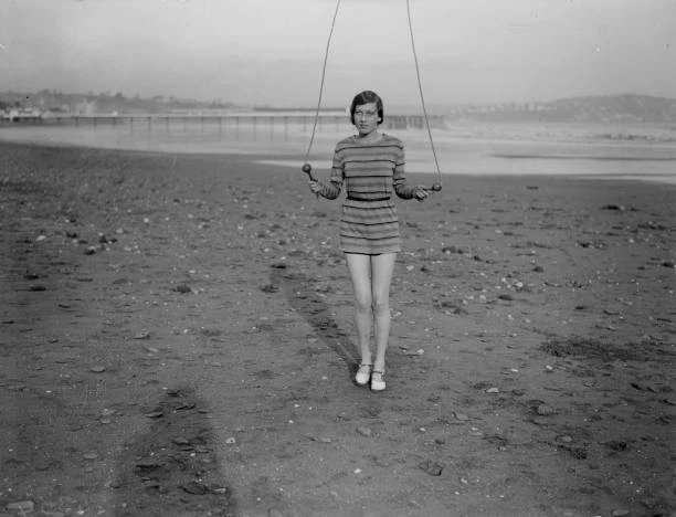 ACROBAT EVELYN SPILSBURY skipping on Paignton beach Devon 1930s Old ...