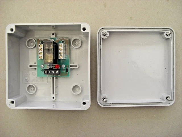 £11.00 + VAT - Double Pole 24v DC Relay 5A with an Enclosure £13.20 ...