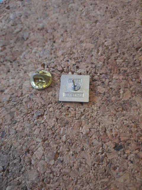 PIN'S CAISSE D'ÉPARGNE Banque Bank Argent Monney ATM - Pin Pins Badge ...