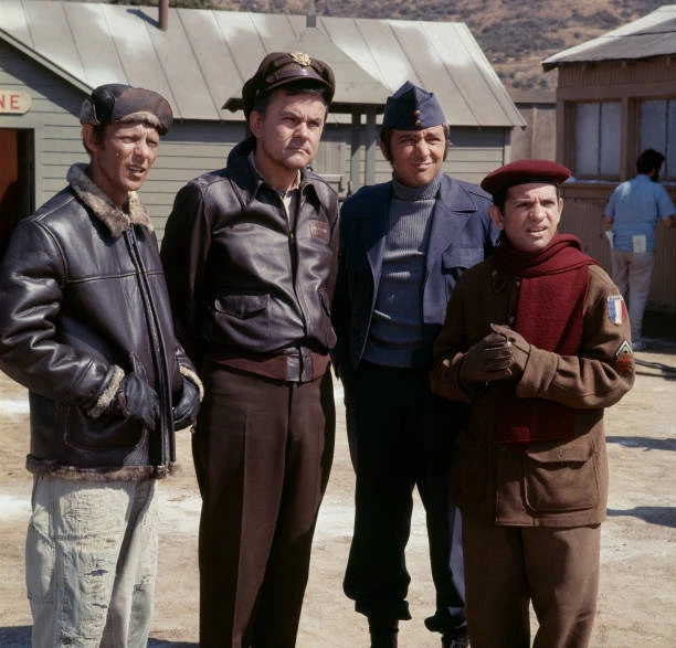 HOGAN'S HEROES LARRY HOVIS Bob Crane Richard Dawson 1965 TV OLD PHOTO ...