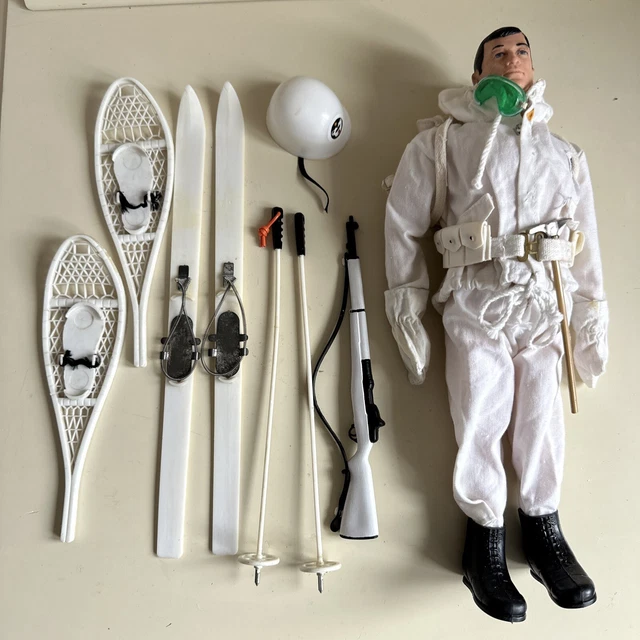 VINTAGE 1970S PALITOY ACTION MAN MOUNTAIN AND ARCTIC SKI PATROL.Figure ...