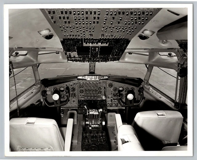 AVIATION AIRPLANE COCKPIT Flight Deck Boeing 707? 1960s B&W 8x10 Photo ... AVIATION AIRPLANE COCKPIT Flight Deck Boeing 707? 1960s B&W 8x10 Photo ...