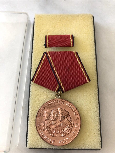 DDR ORDEN MEDAILLE Verdienstmedaille NVA Volksmarine Stasi ... East ...