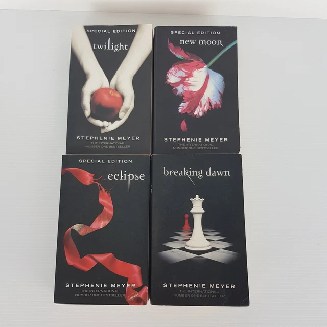 TWILIGHT SERIES COMPLETE by Stephenie Meyer Paperback Set Twilight Saga ...