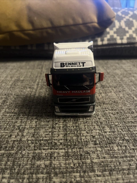 CORGI - VOLVO FH12 Tractor Unit - Chris Bennett - Cararama - 1:50 ...