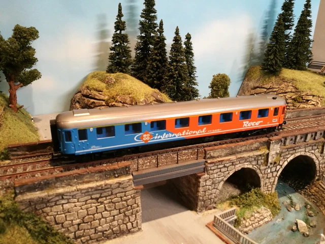 ROCO 4218 B H0 Personenwagen "Roco International" Reisezugwagen der NS ...