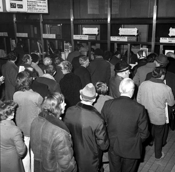 QUEUES COUNTER TRAFALGAR Square Post Office Issuing Motor Fuel Rat ...