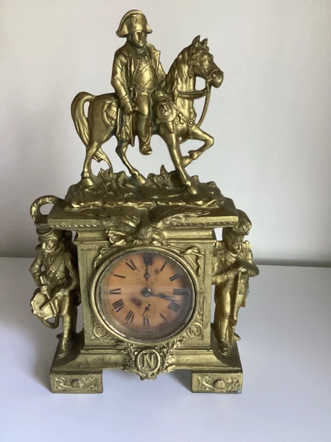 ANCIENNE PENDULETTE RÉVEIL en fonte de fer motif historique NAPOLEON ...