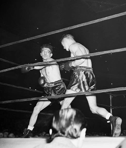 HENRY ARMSTRONG PUNCHING Pedro Montanez 1940 Old Boxing Photo $9.00 ...