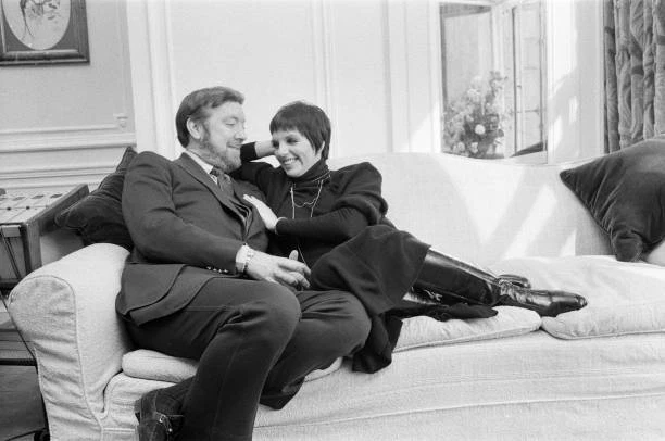 LIZA MINNELLI AND her new husband Jack Haley Jr in London on their- Old ...