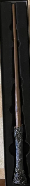 HARRY POTTER UNIVERSAL Studios Warner Bros Harry Potter Wand Authentic ...