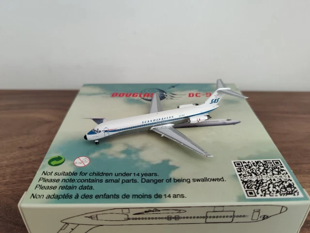SAS SCANDINAVIAN AIRLINES DC-9 SE-DBZ Aircraft Model 1:400 Scale Aero ...