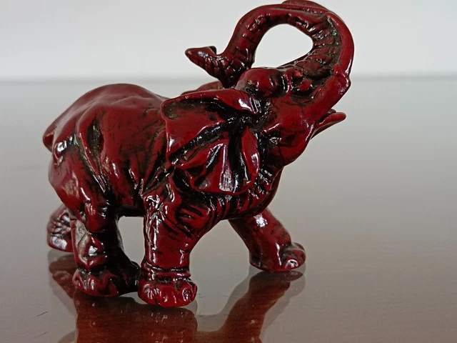 VINTAGE ELEPHANT RESINE ROUGE sculpture figurine EUR 7,50 - PicClick FR