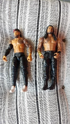 WWE THE BLOODLINE Wrestling Figures Jimmy Uso & Roman Reigns Mattel ...