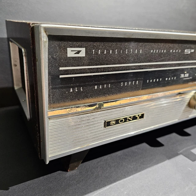 VINTAGE SONY 7 Transistor All Wave Super TR-711 Radio - AS IS - READ ...