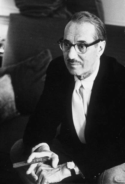 COMIC ACTOR GROUCHO Marx And His Companion Erin Fleming 1981 OLD PHOTO ...