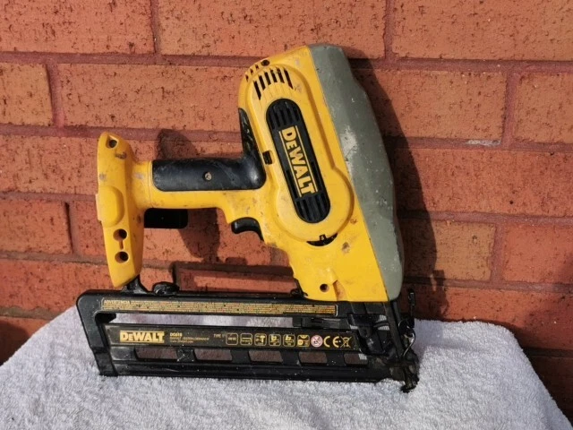 DEWALT DC618 18V Cordless Nail Gun £85.00 - PicClick UK