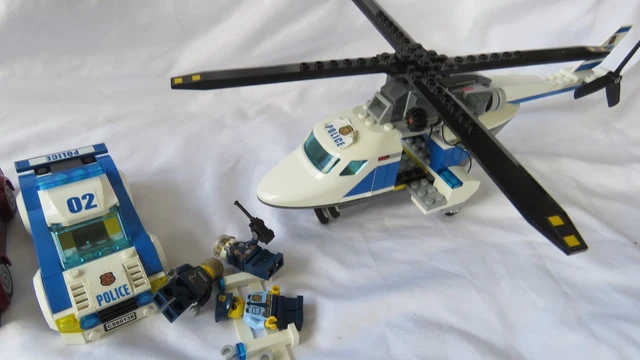 LEGO CITY POLICE 60138 High Speed Chase Pre Loved in VGC $12.00 ...