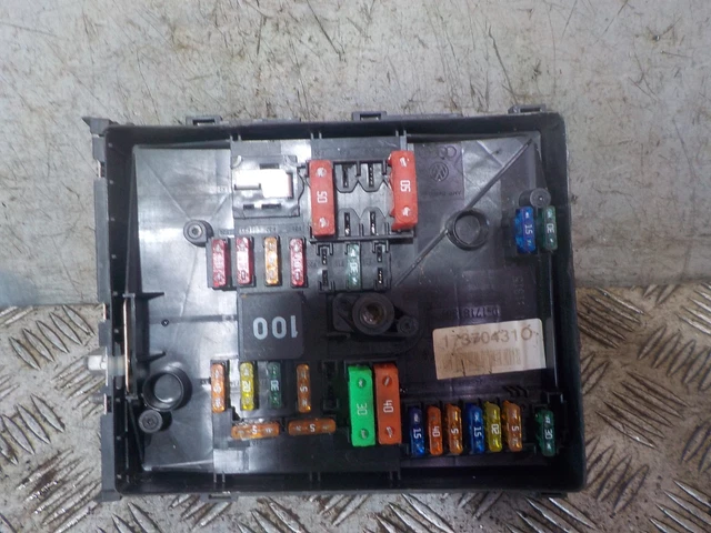 VW GOLF MK6 1.6 Tdi Cayc 2009-2012 Fuse Box In Engine Bay 1K0937125D ...