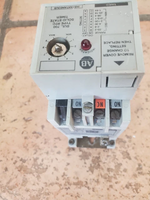 ALLEN-BRADLEY 700-RTC 101 10U1 A Solid State Timer 110/120 VAC 120 VDC ...