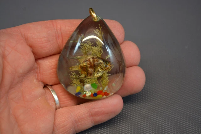 BIJOU ANCIEN - Rare Pendentif En Resine Incrustation Poisson Ref Ap159 ...