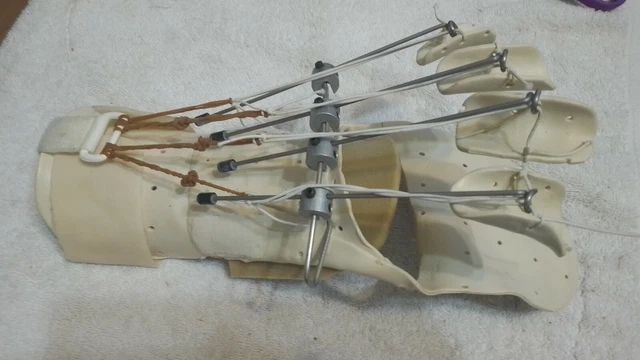 VINTAGE RARE HAND Pulley Fingers Device Rare Creepy WACKY Spooky Oddity ...