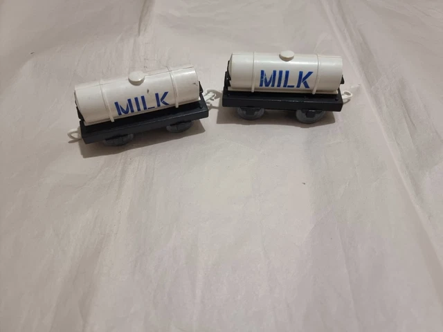 THOMAS THE TANK Engine & Friends Trackmaster 2 x MILK TANK TANKER WAGON ...
