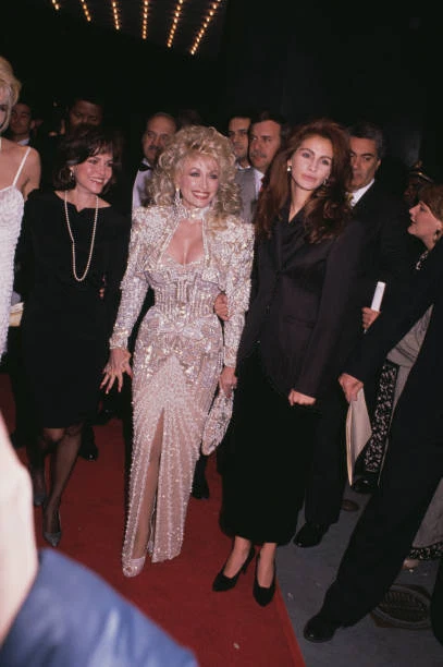 ACTRESS SALLY FIELD singer Dolly Parton actress Julia Roberts atte- Old ...