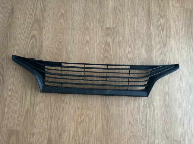 GENUINE TOYOTA YARIS Mk4 2020-2023 Front Bumper Lower Grill 53112-K0010 ...