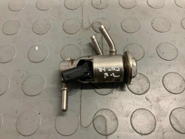 MERCEDES BENZ C-CLASS W205 Adblue Injector A0004904100 £89.99 - PicClick UK